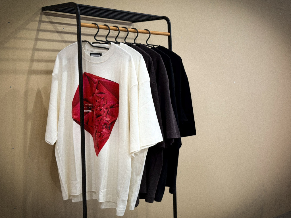 NoMaps | 北海道未進出！人気ブランド「MAISON SPECIAL」と「NoMaps」がコラボ！10周年を記念した限定スペシャルTシャツを発売